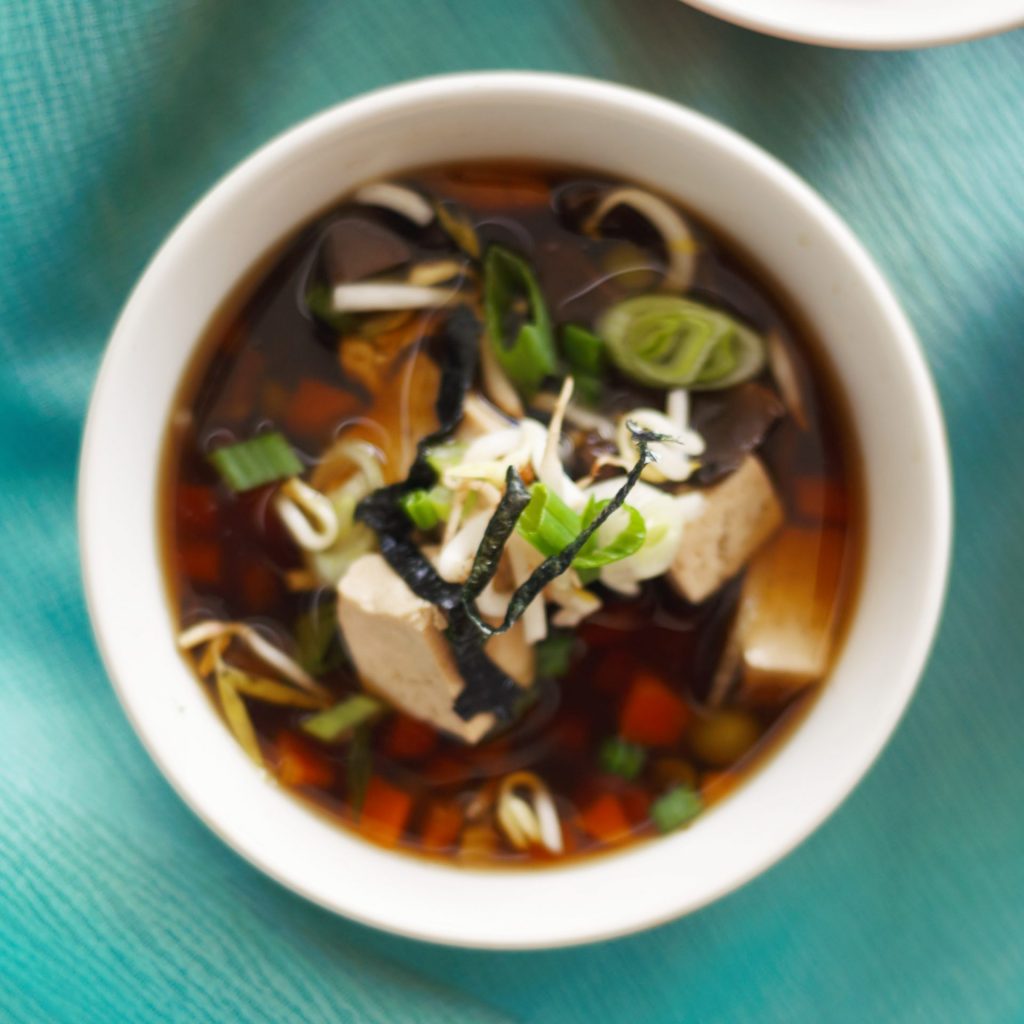 SOPA DE TOFU CON VEGETALES - Upaninews