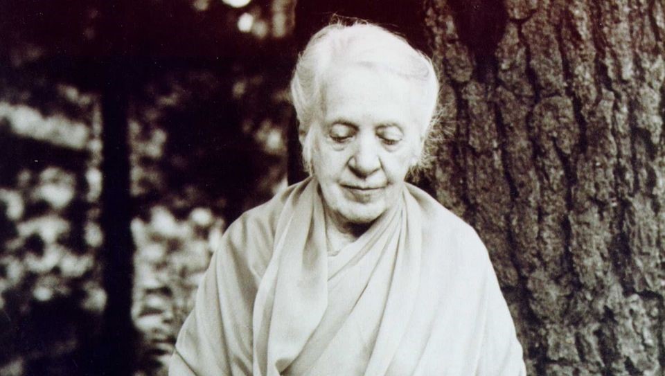 Dama del yoga | Indra Devi (1899-2002) - Upaninews