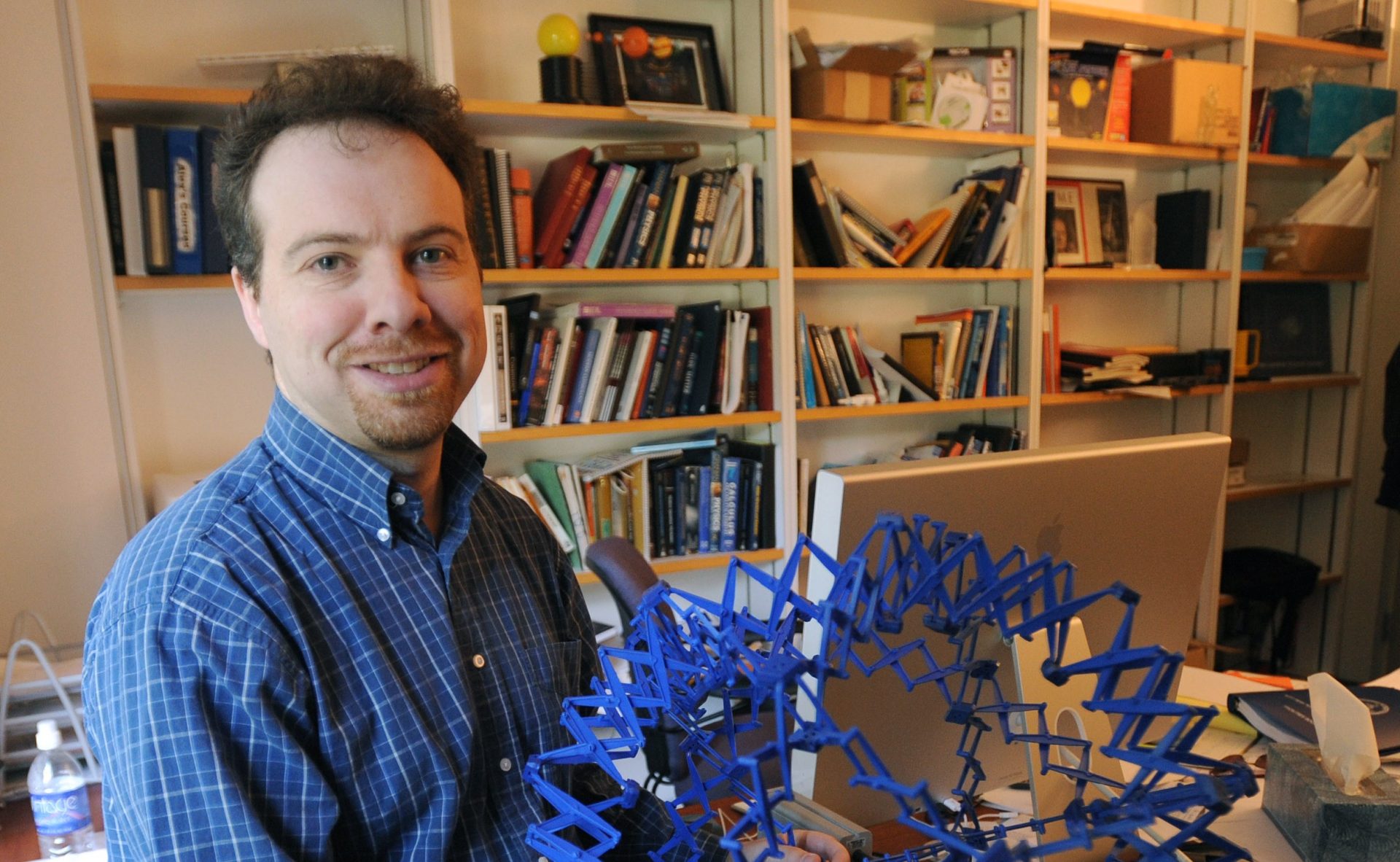 Un universo acelerado | Adam Riess (1969-) - Upaninews